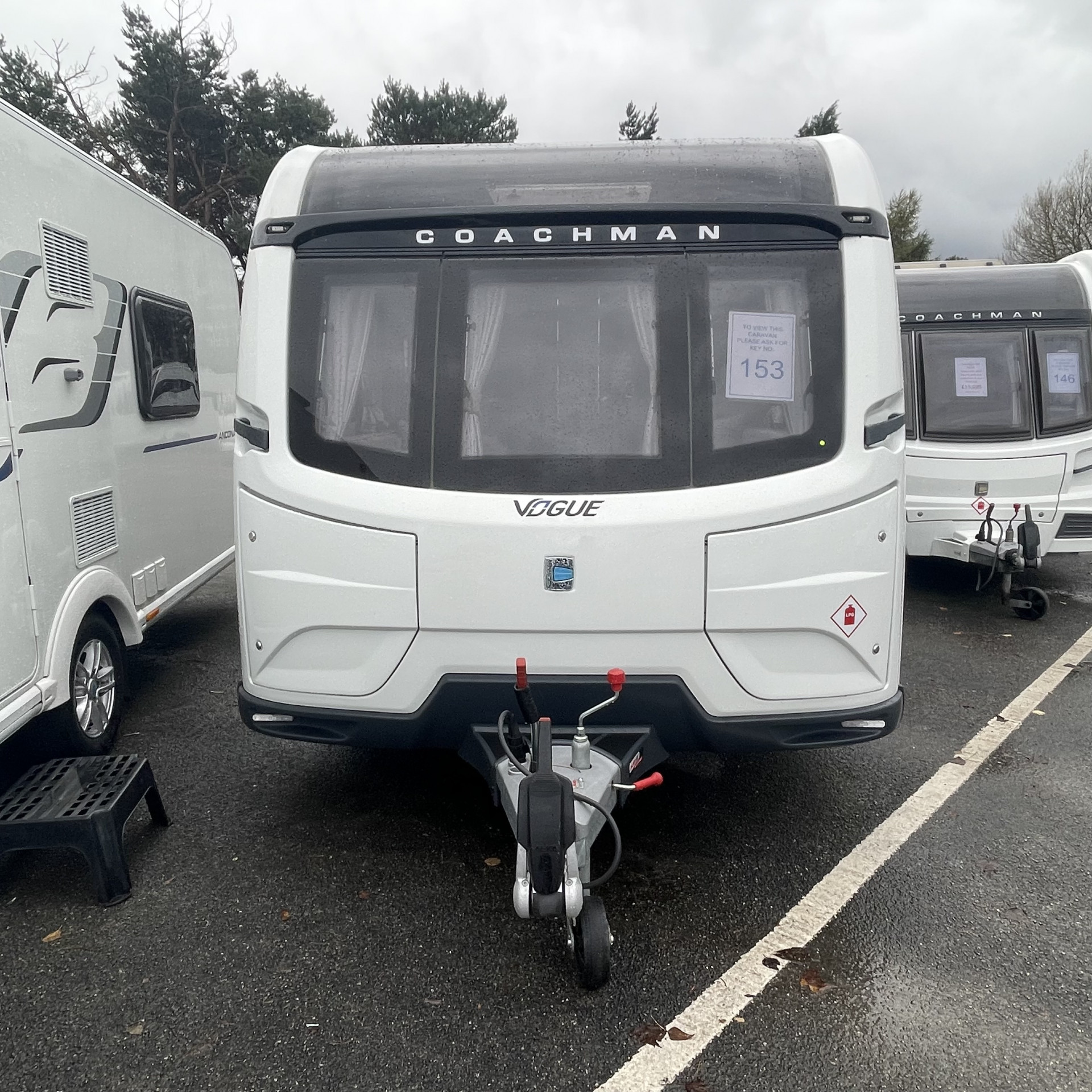 Used 2019 Coachman VIP 460 Vogue for sale in Cheshire